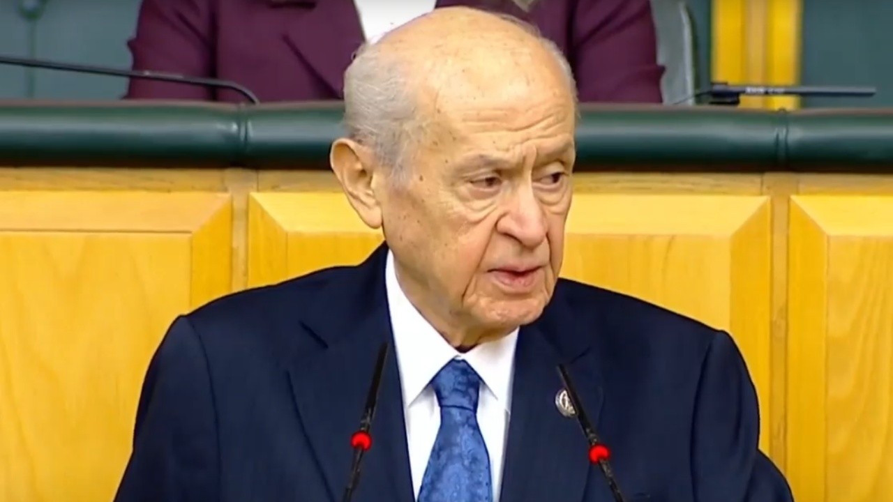 Bahçeli, kürsüde Kartalkaya'yı andı: Gözyaşlarını tutamadı - İzmir Gazetesi